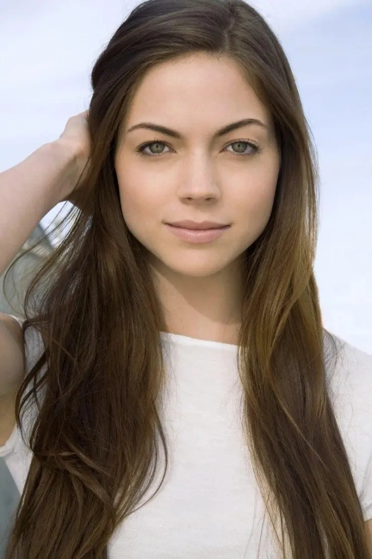 Caitlin Carver Biography: Age, Movies & TV Shows, Height, Net Worth ...