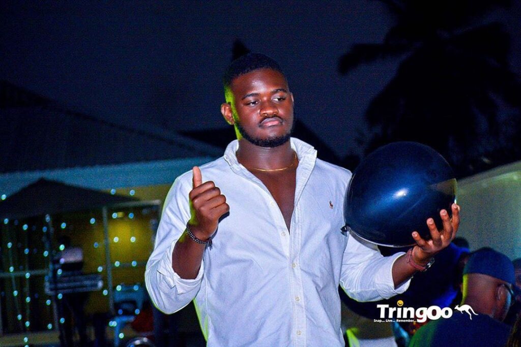 Telz Biography [Age, Net Worth, Rates, Wikipedia, Girlfriend, Charges]