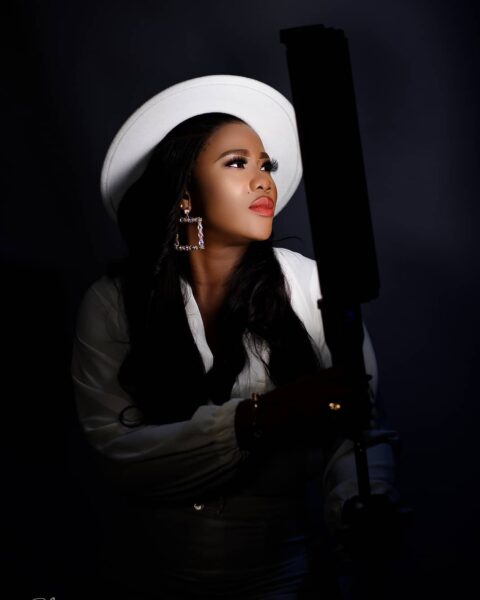 Zandile Msutwana Biography: Husband, Age, The Queen, Net Worth, Baby ...