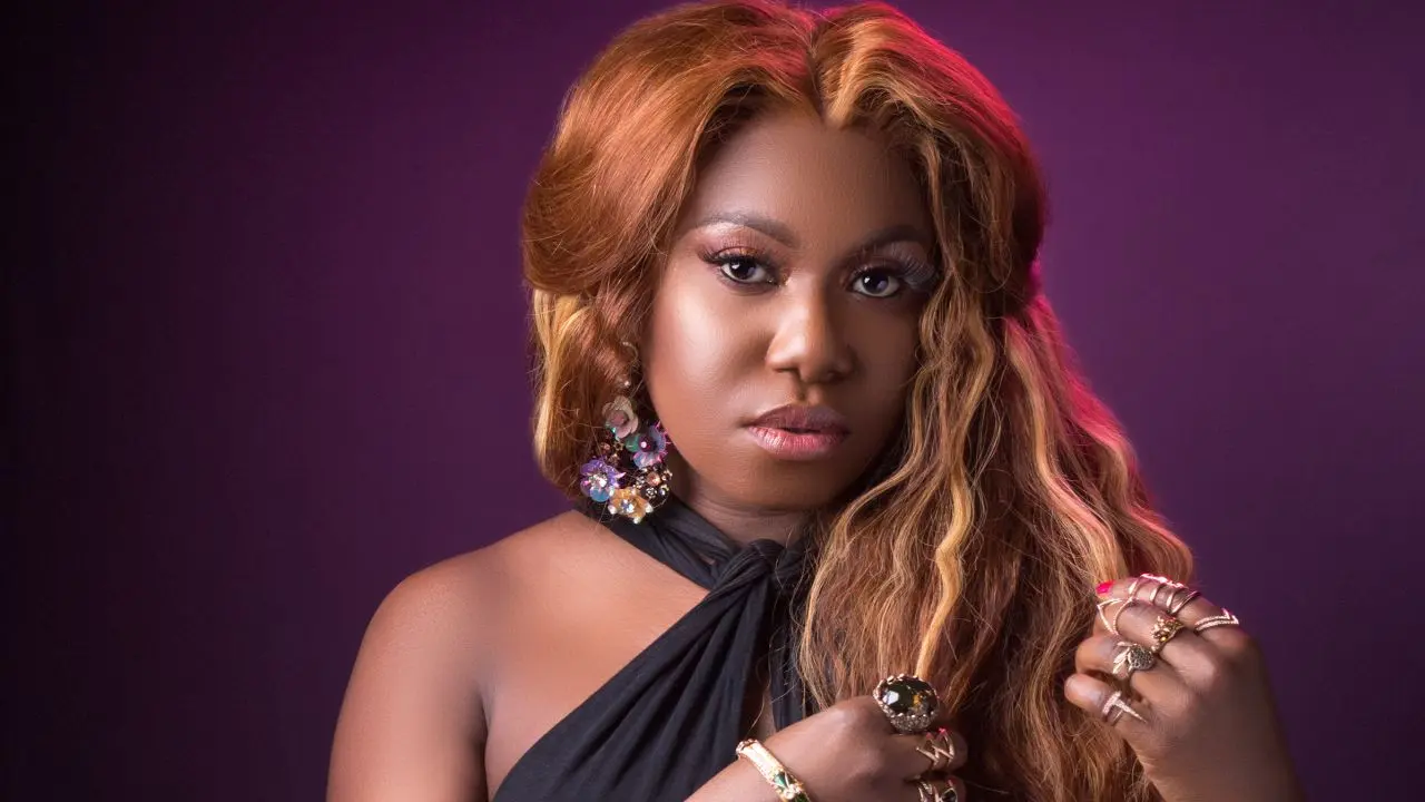 Niniola Biography: Songs, Age, Album, Sister, Net Worth, Wikipedia ...