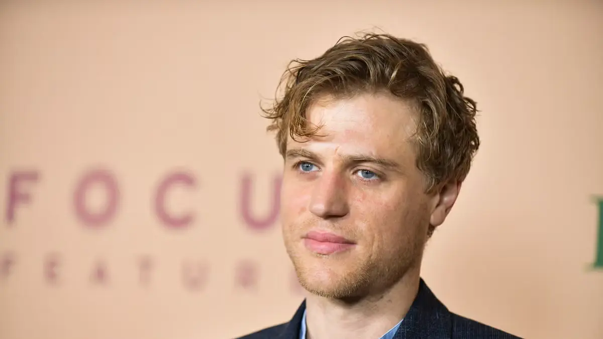 Johnny Flynn Biography: Net Worth, Wife, Age, News, Instagram, Movies ...