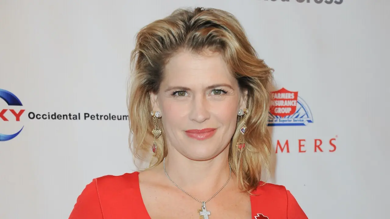 Kristy Swanson Biography: Age, Net Worth, Movies, Husband, IMDb ...