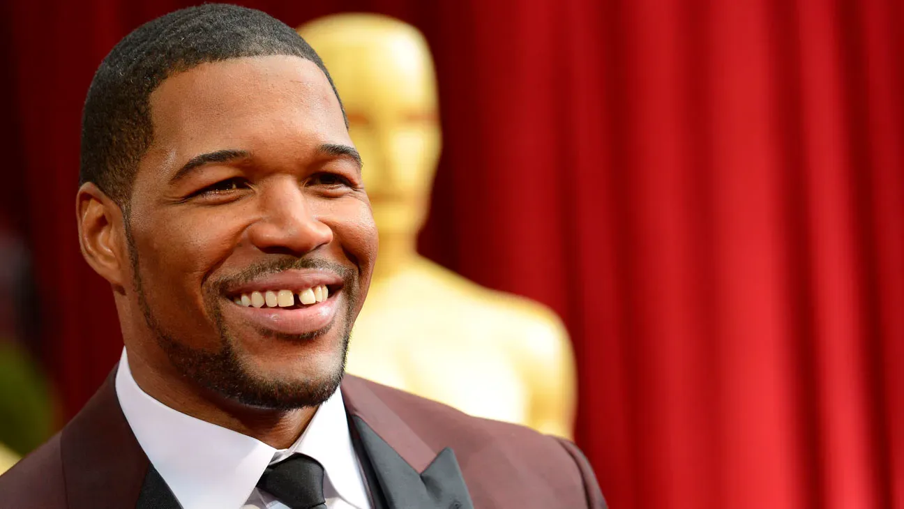 Michael Strahan Biography: Net Worth, Wife, Age, Children, Twin Brother ...