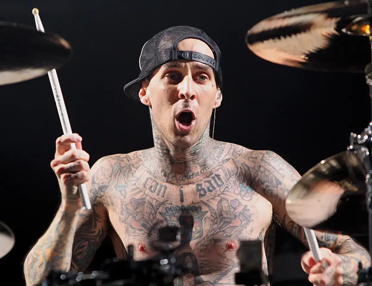 Travis Barker Biography: Net Worth, Songs, Age, Girlfriend, Height ...