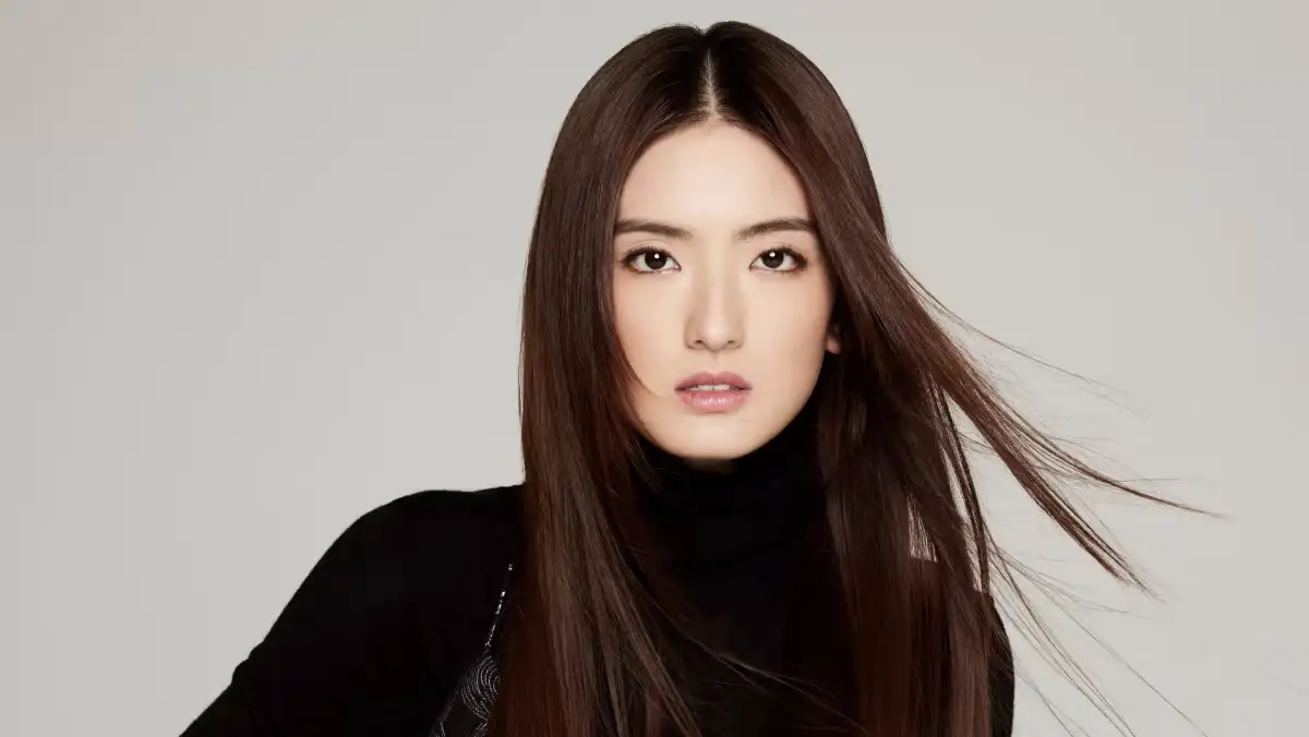 Hong Ling Biography: Husband, Twin Sister, Mother, Net Worth, Height ...
