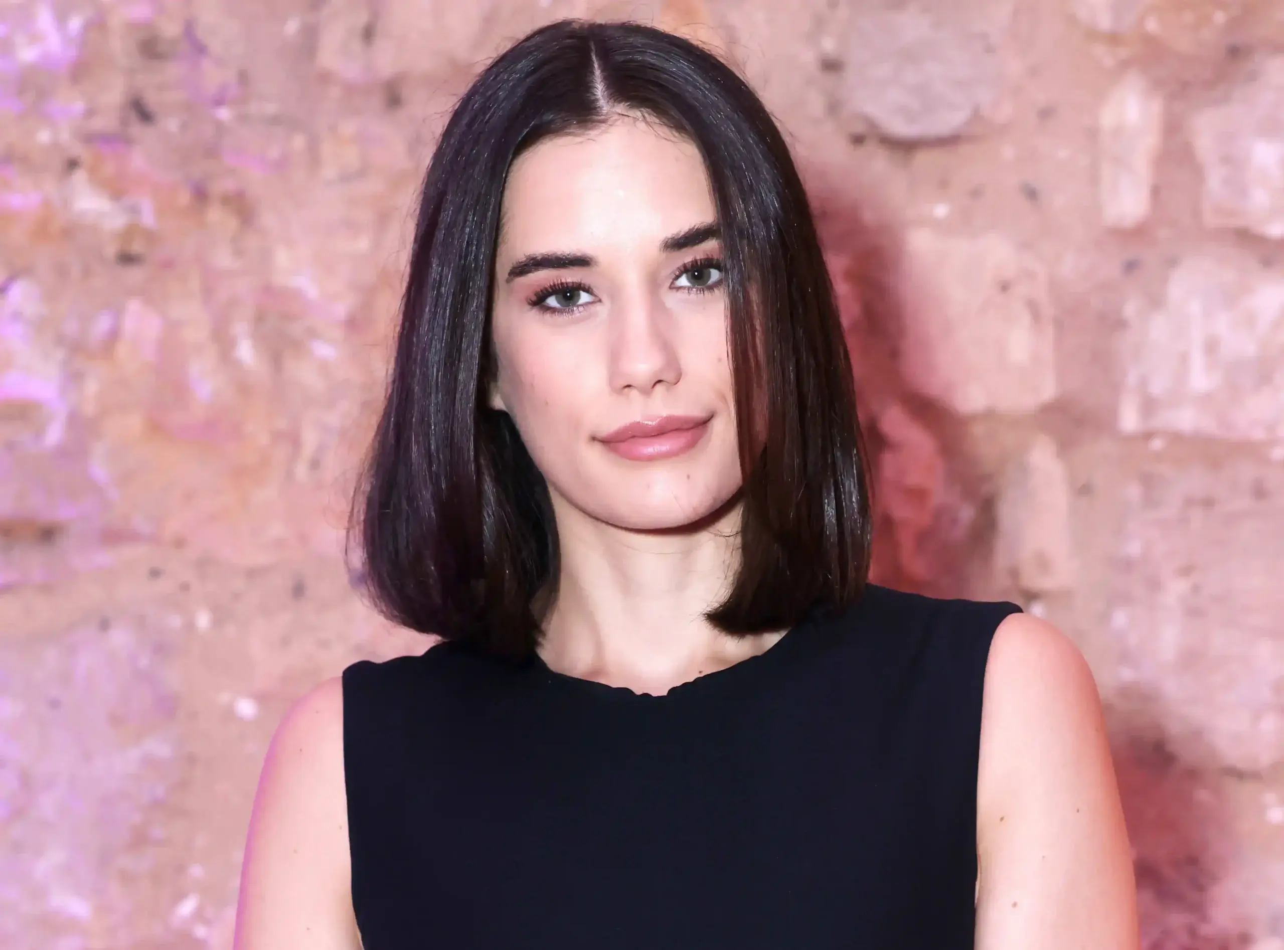 John Travolta's Daughter Ella Bleu Travolta Biography: Movies, Net ...