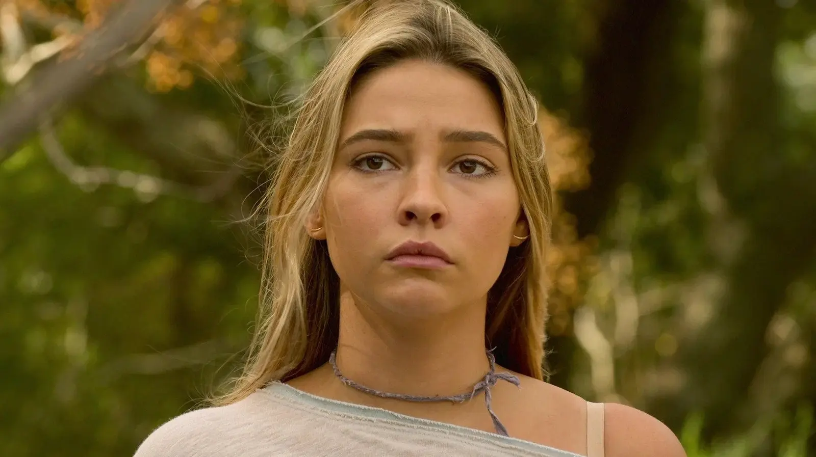 Madelyn Cline Biography: Boyfriend, Height, Age, Instagram, Net Worth ...