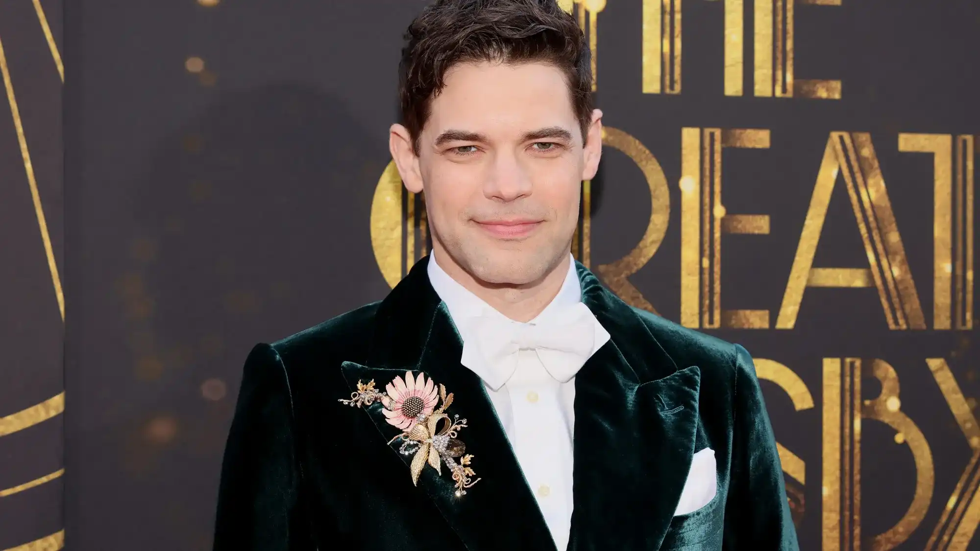 Jeremy Jordan Biography: Wife, Movies, Net Worth, TV Shows, Age, Height ...