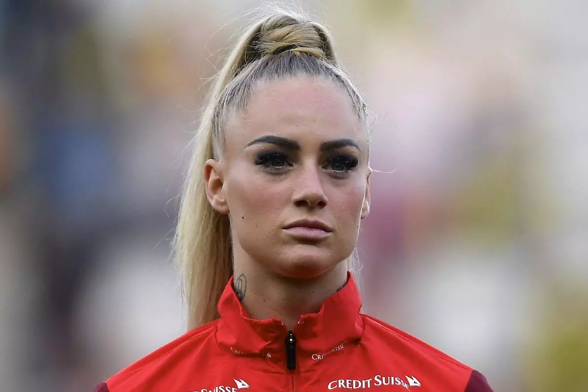 Alisha Lehmann Biography: Partner, Age, Salary, Instagram, Net Worth ...