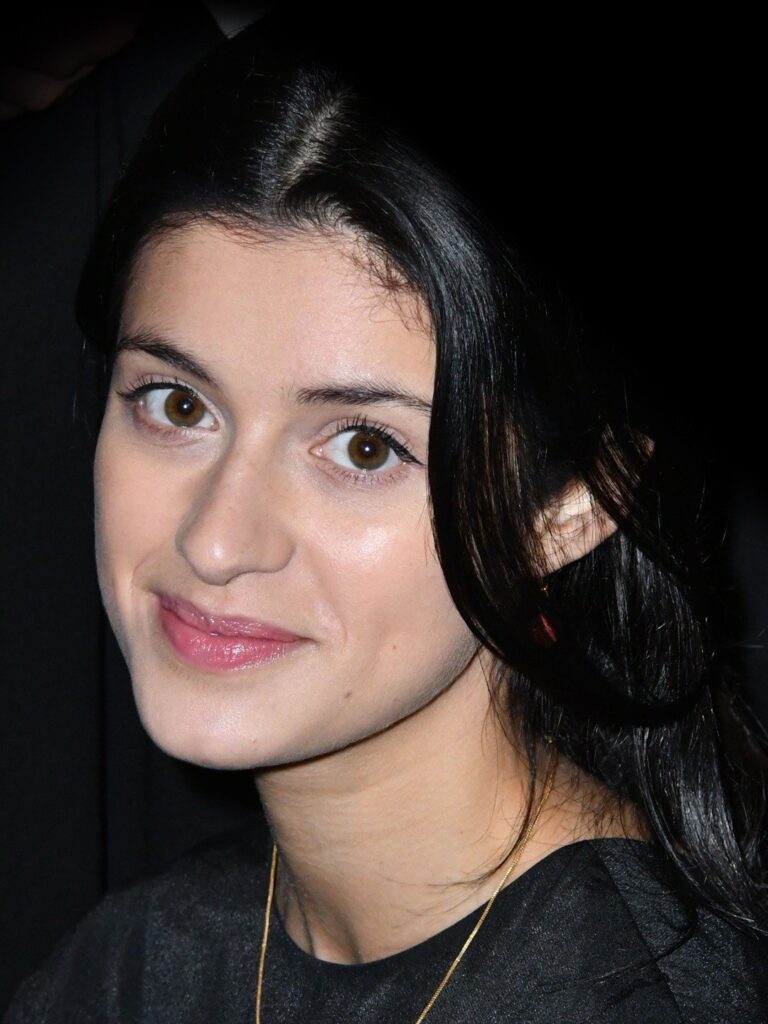 Anya Chalotra Biography: Height, Age, Net Worth, Boyfriend, Parents ... Anya Chalotra Biography: Height, Age, Net Worth, Boyfriend, Parents ...