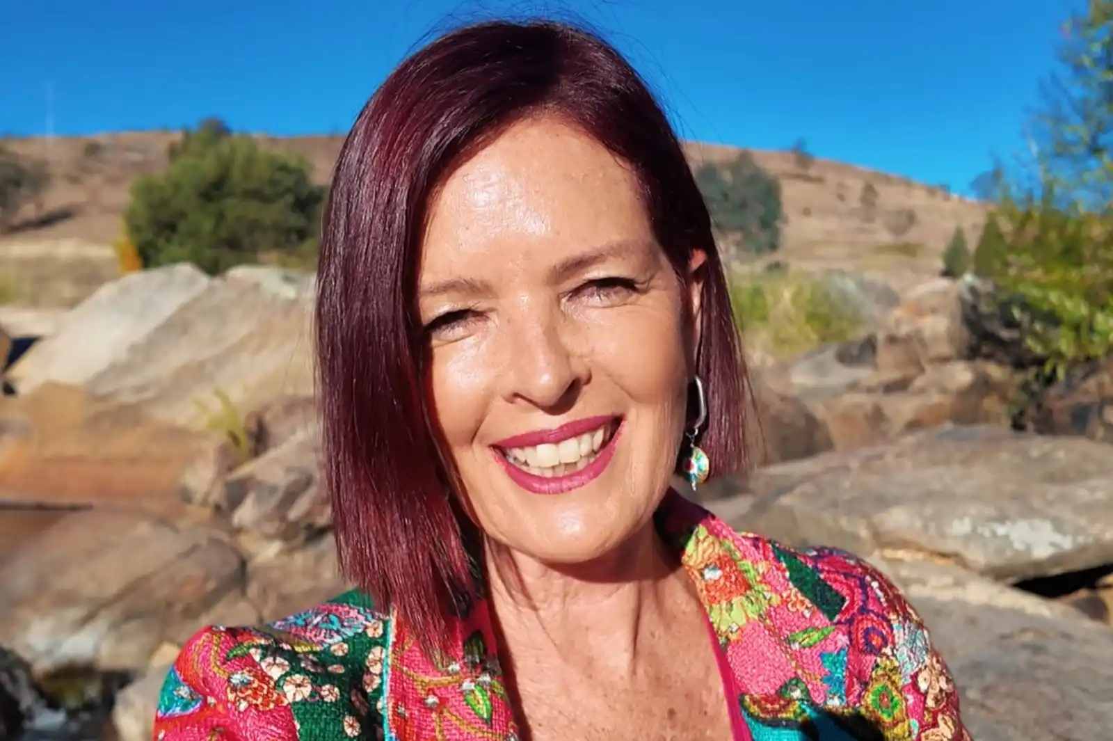 Tracey Holmes Biography: Age, Height, Net Worth, Birthday, Spouse ...