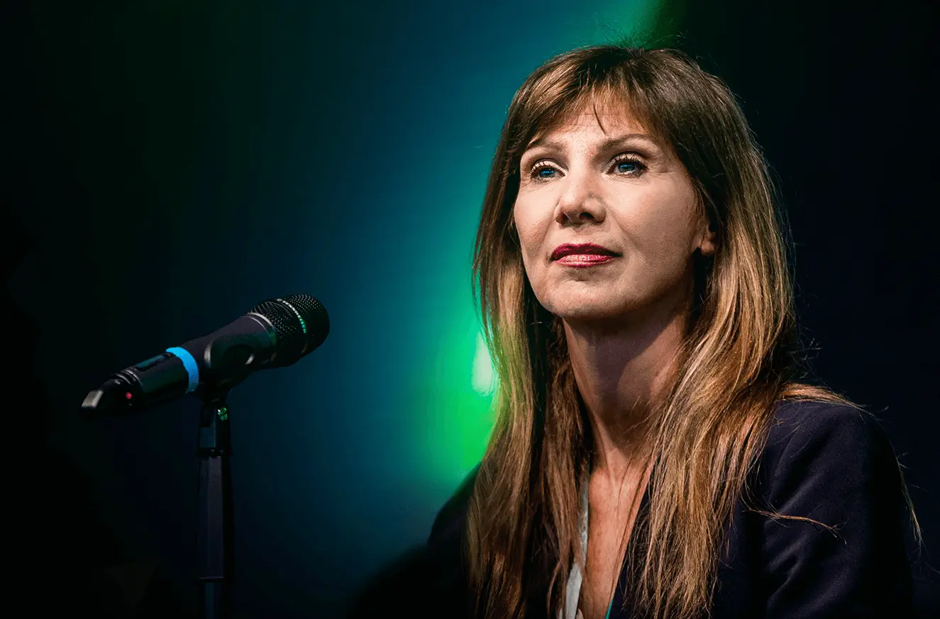 Caroline Cory Biography: Age, Husband, Net Worth, Movies, Parents, Kids