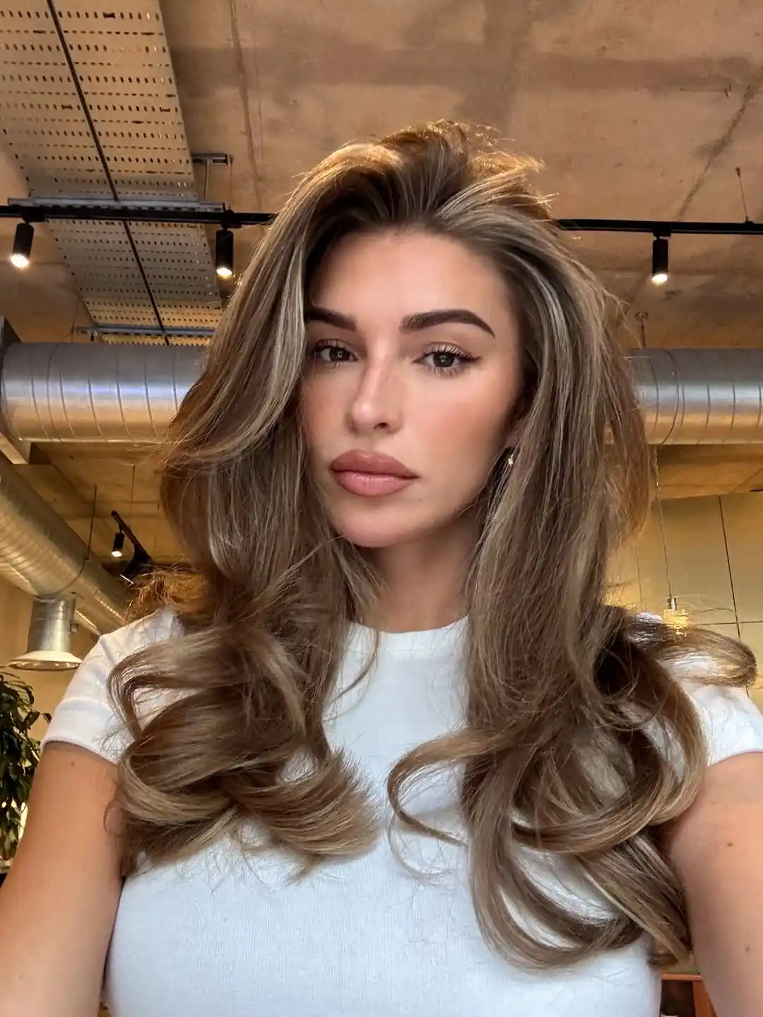 Zara McDermott Biography: Age, Net Worth, Boyfriend, Parents, Siblings ...