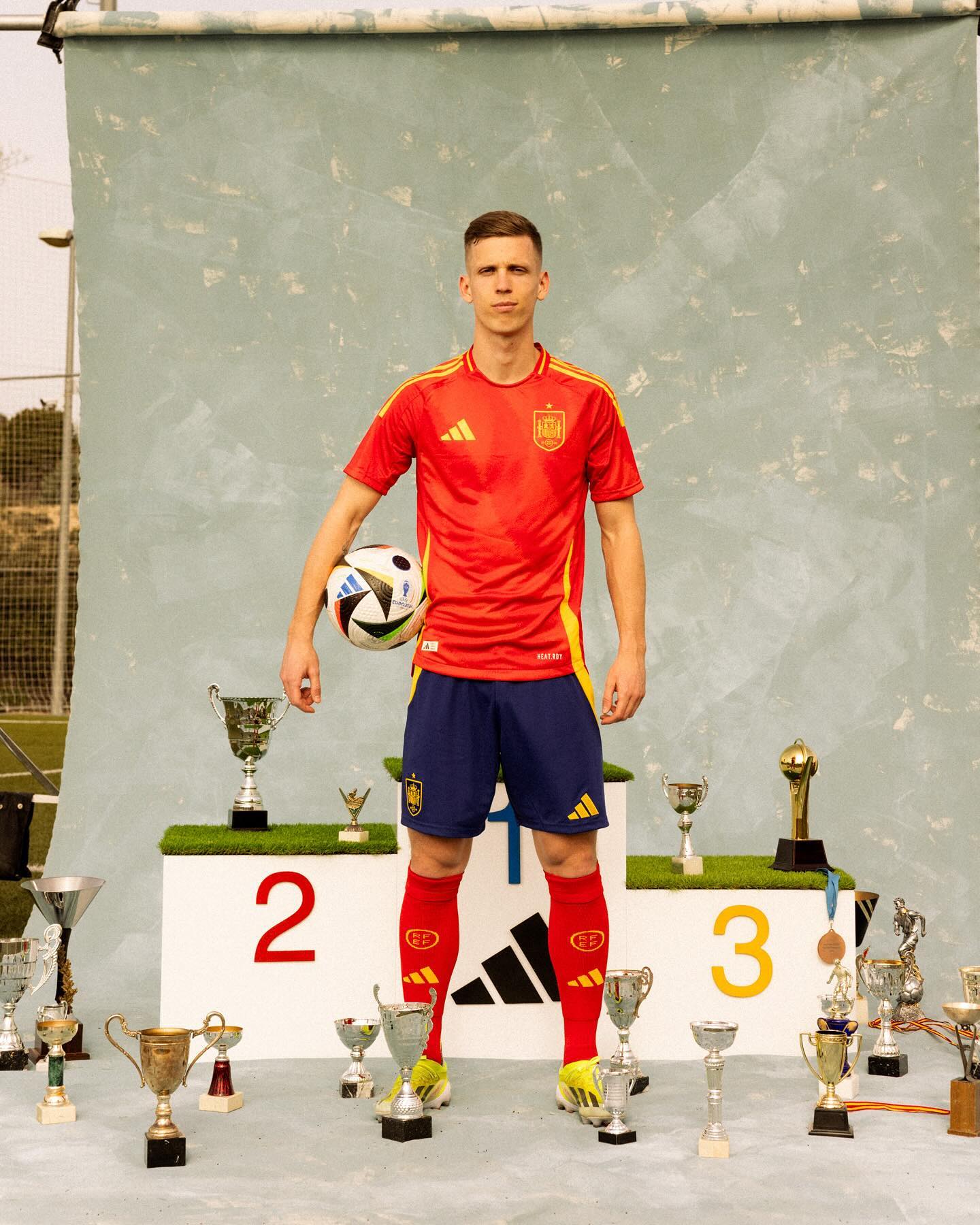 Dani Olmo Biography Age Stats Net Worth Girlfriend Salary