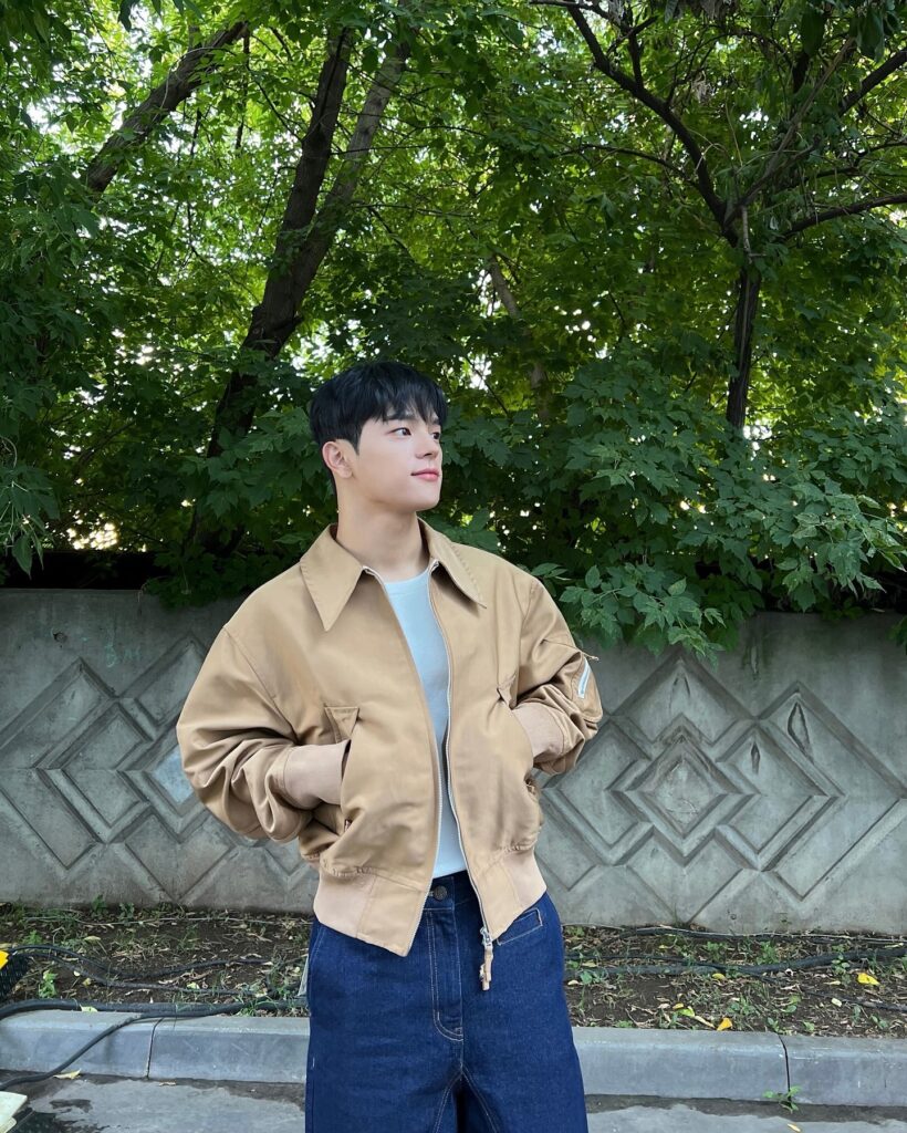 Kim Woojin Biography: Age, Net Worth, Instagram, Spouse, Height, Wiki ...