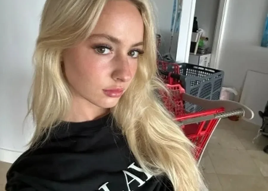 Natalie Reynolds Biography: Age, Net Worth, Siblings, Parents, Height ...