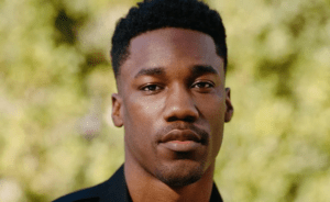 Giveon Biography: Age, Songs, Albums, Girlfriend, Awards, Siblings, Height