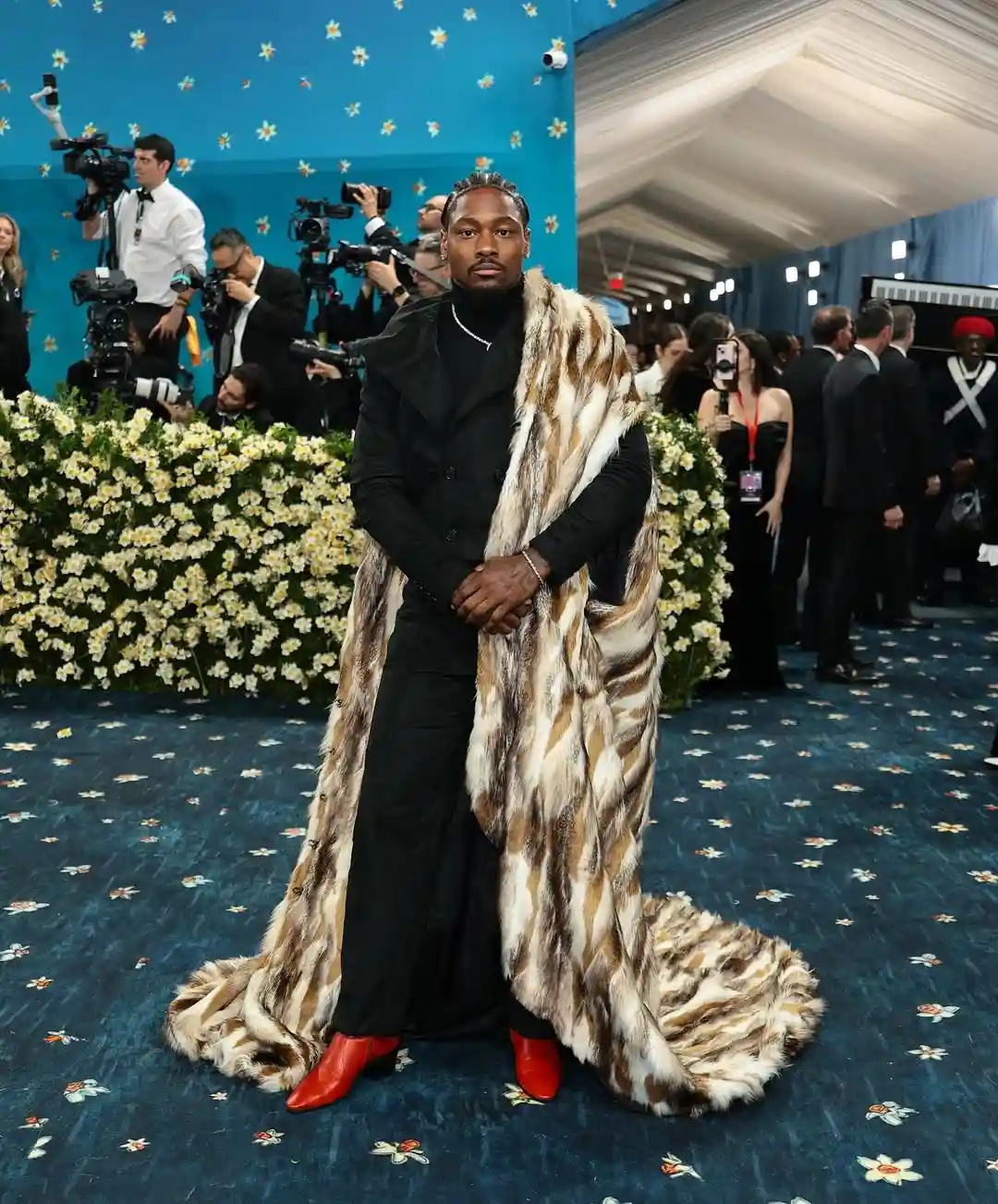 Stefon Diggs Bio: Brother, Age, Wife, Net Worth, Parents, Contract ...