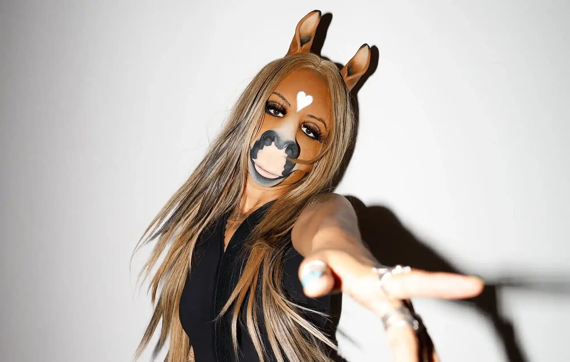 HorsegiirL Biography: Age, Net Worth, Siblings, Parents, Height, Songs ...