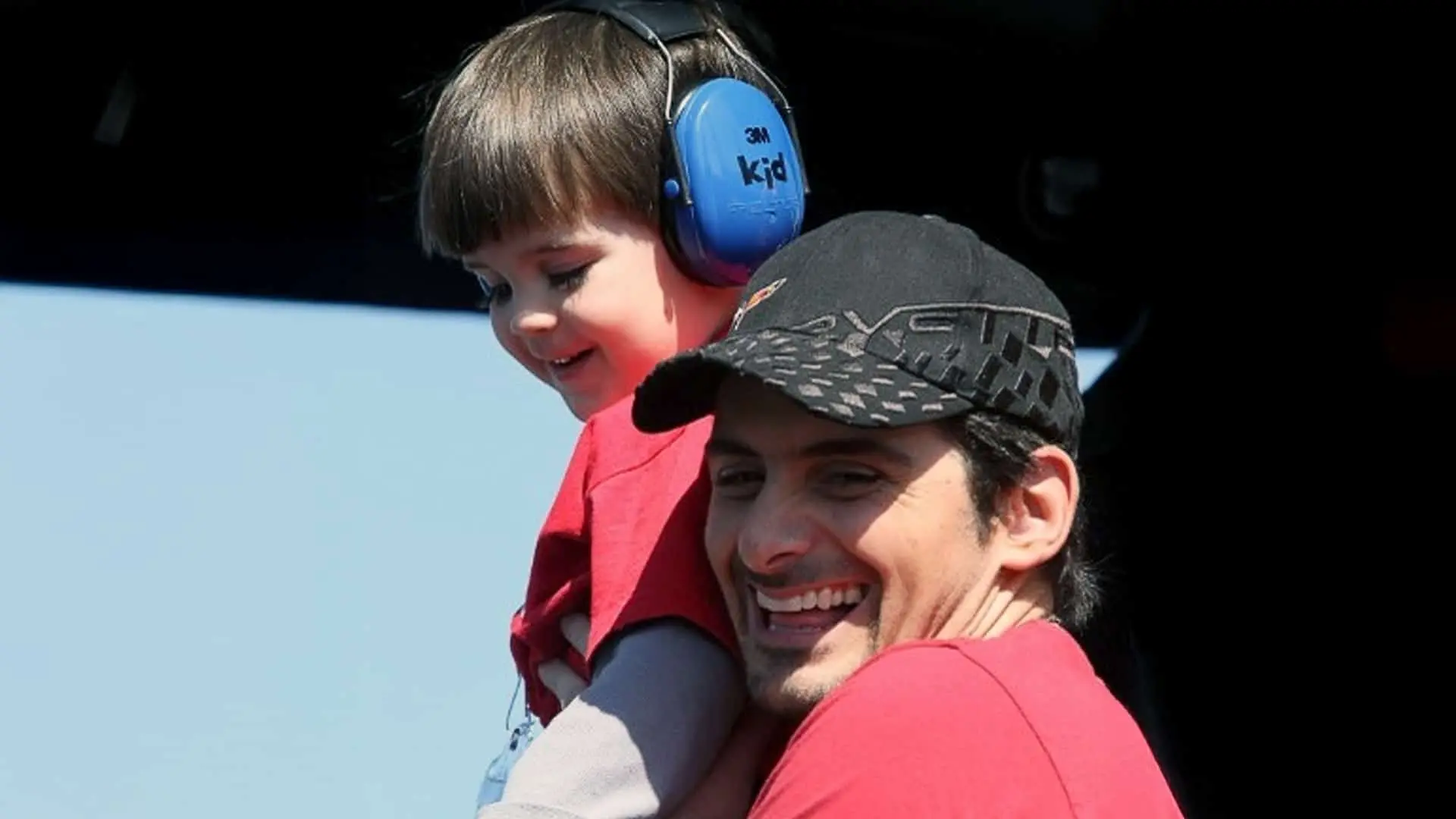 Brad Paisley's son, William Huckleberry Paisley Biography: Age, Net ...