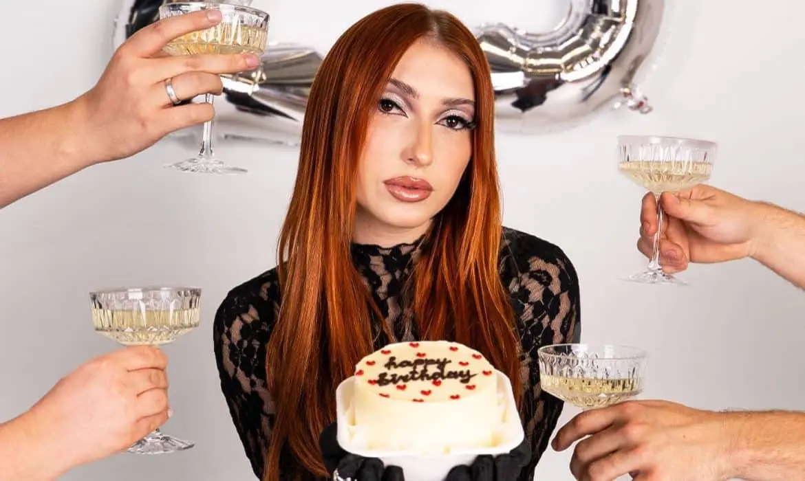 Martha Bloch (MURCIX) Biography: Net Worth, Age, Boyfriend, Instagram ...