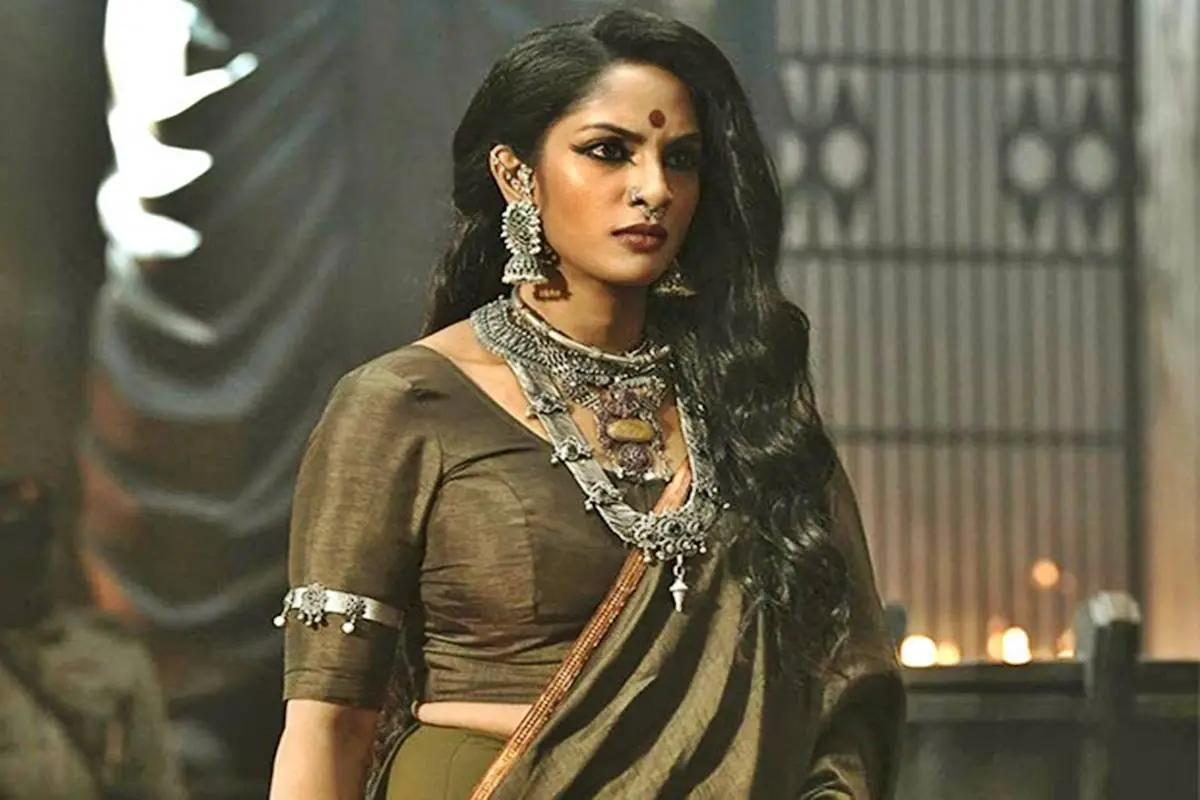 Sriya Reddy Biography: Siblings, Parents, Height, Ethnicity, Age, Net ...