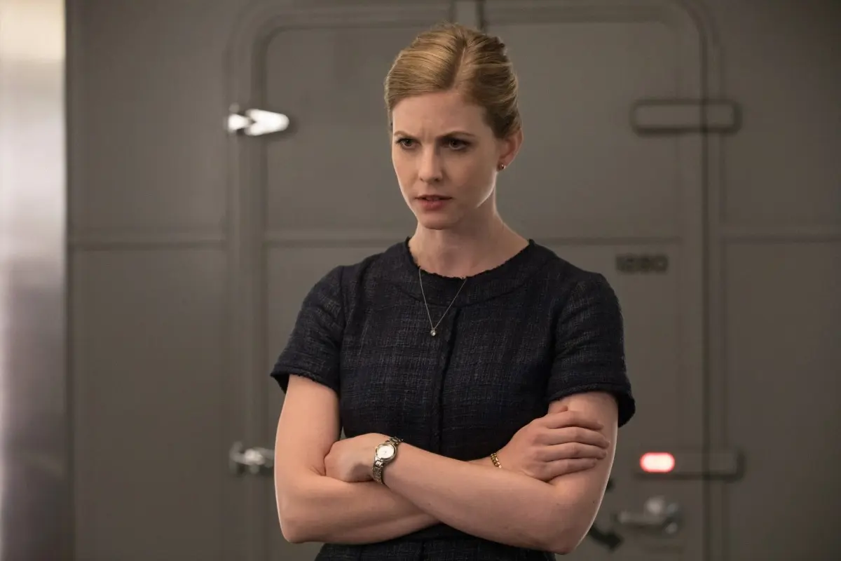 Elizabeth Blackmore Biography: Awards, Movies, Height, Ethnicity, Age ...