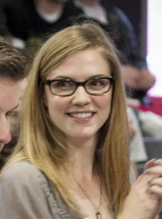 Sara Canning Biography: Height, Ethnicity, Age, Net Worth, Siblings ...