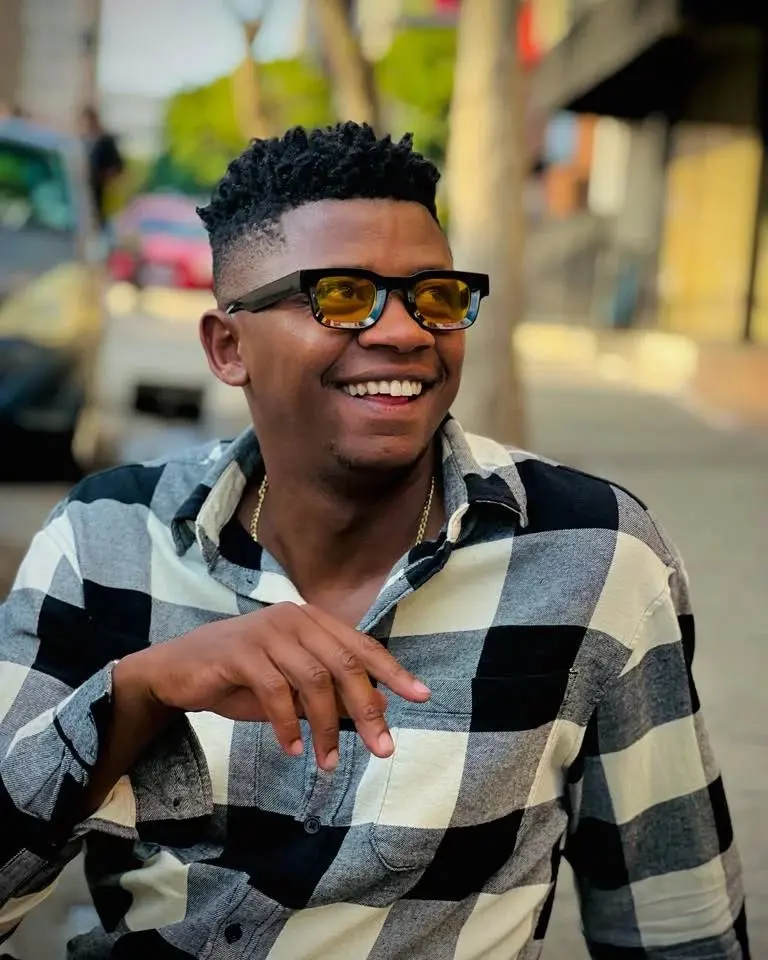 Ayanda Daweti Biography: Music Movies, Awards, Wife, Age, Net Worth ...