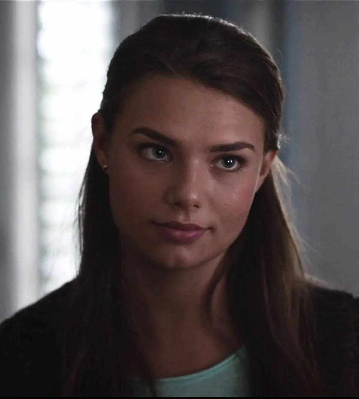 Indiana Evans Biography: Awards, Boyfriend, Height, Ethnicity, Age, Net ...