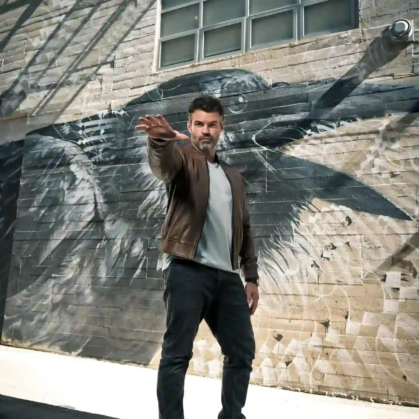 Daniel Gillies Biography: Height, Ethnicity, Age, Net Worth, Siblings ...
