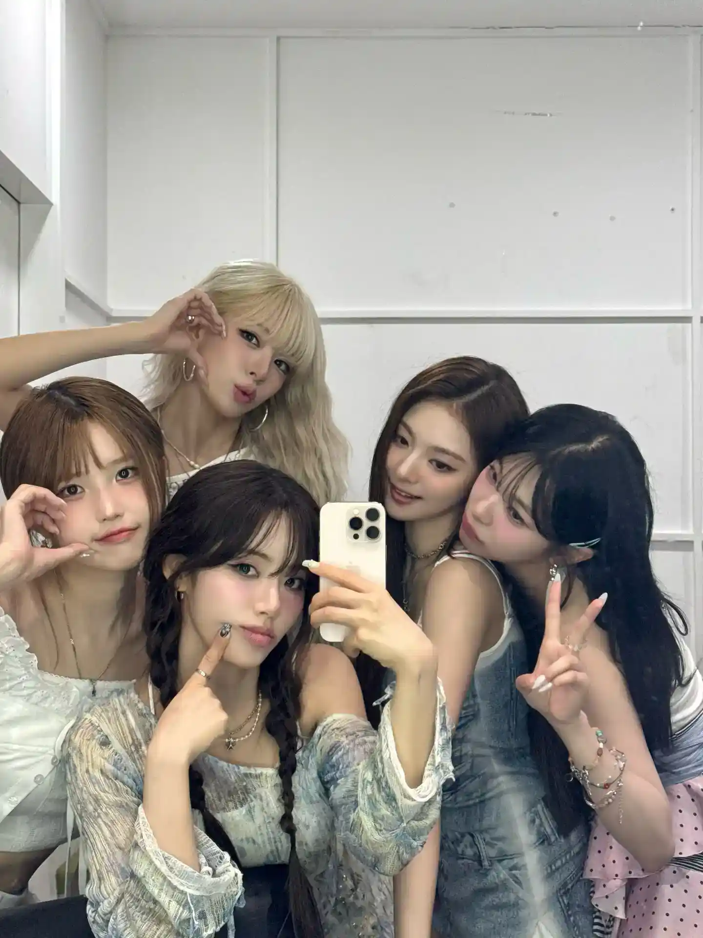 fromis_9 Biography: Age, Net Worth, Real Names, Founder, Members ...