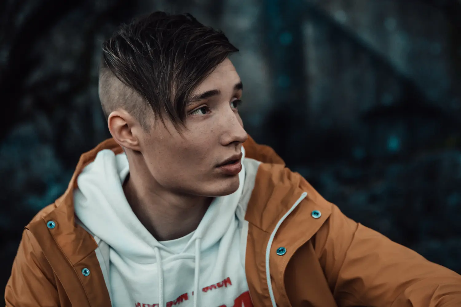 Isac Elliot Biography: Songs, Age, Net Worth, Spouse, Parents, Siblings ...