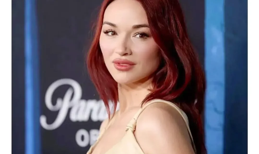 Crystal Reed Biography: Age, Husband, Children, Net Worth, Height ...