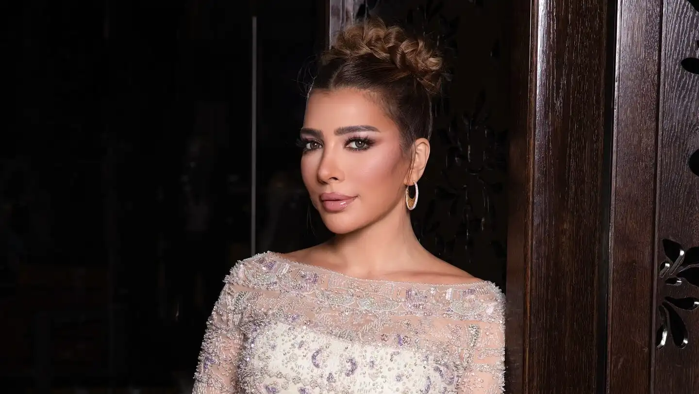 Assala Nasri Biography: Age, Siblings, Nationality, Height, Net Worth ...