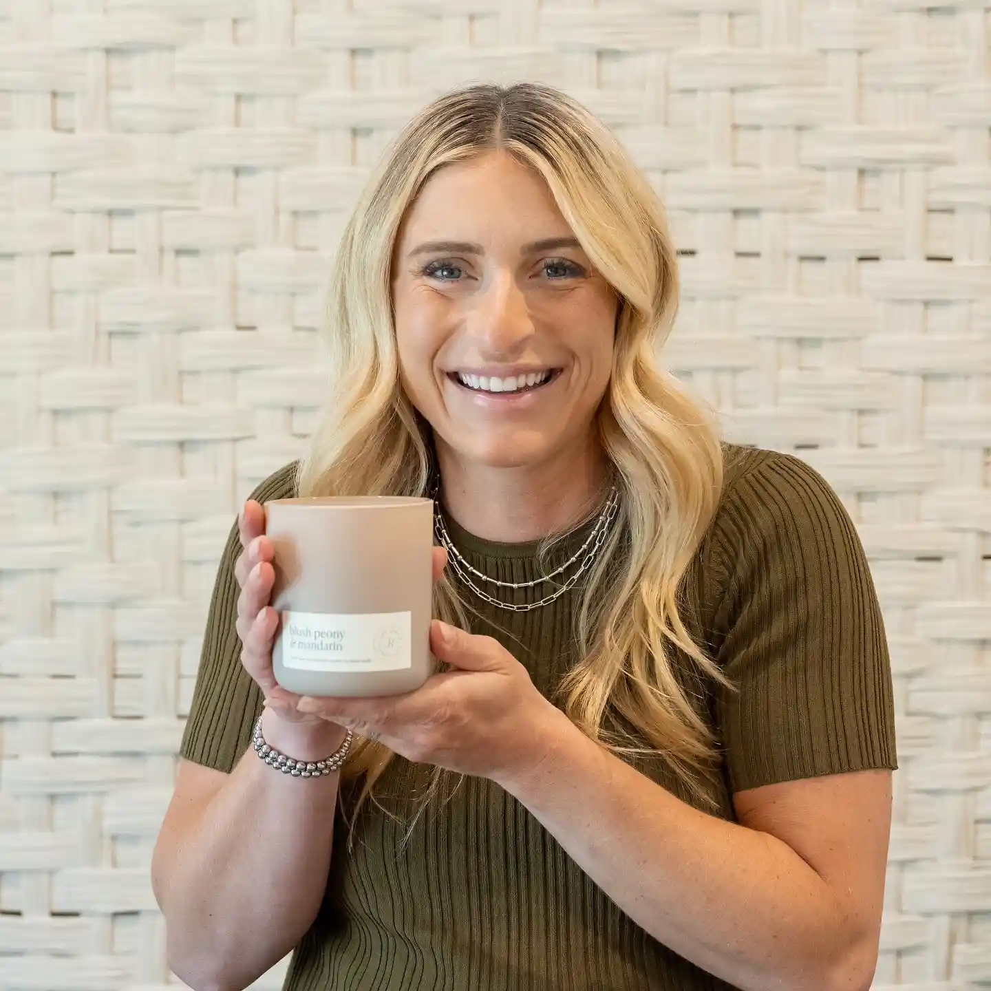 Jasmine Roth Biography: TV Shows, Books, Awards, Age, Net Worth ...