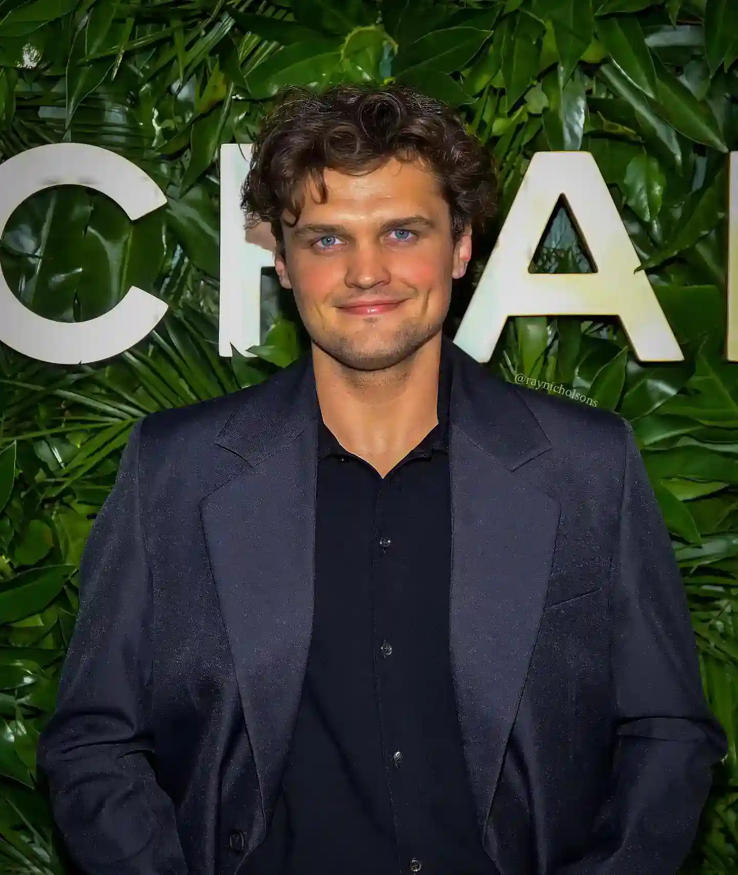 Ray Nicholson Biography: Height, Ethnicity, Age, Net Worth, Siblings ...