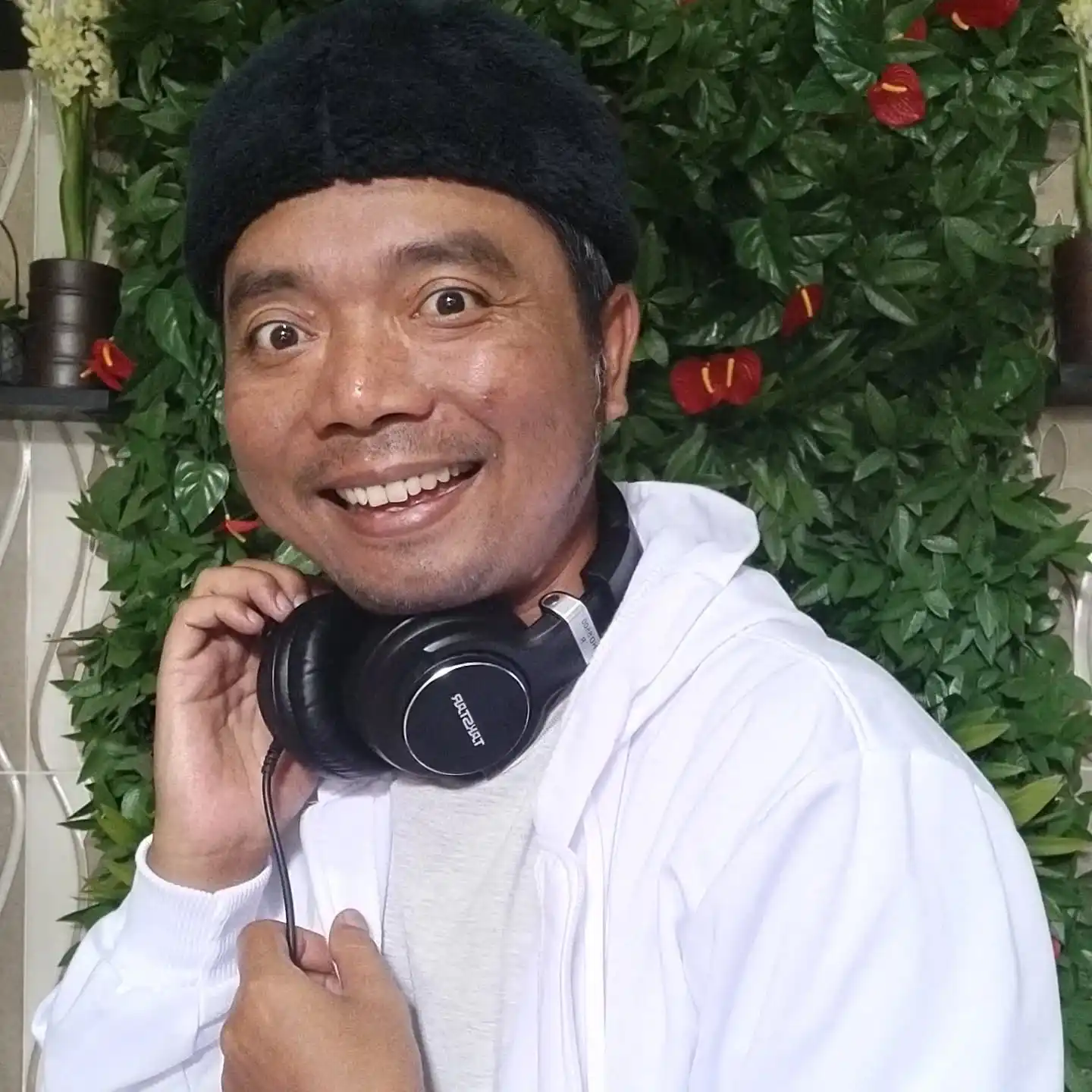 Udin Penyok Biography: TV Shows & Series, Siblings, Net Worth, Age ...