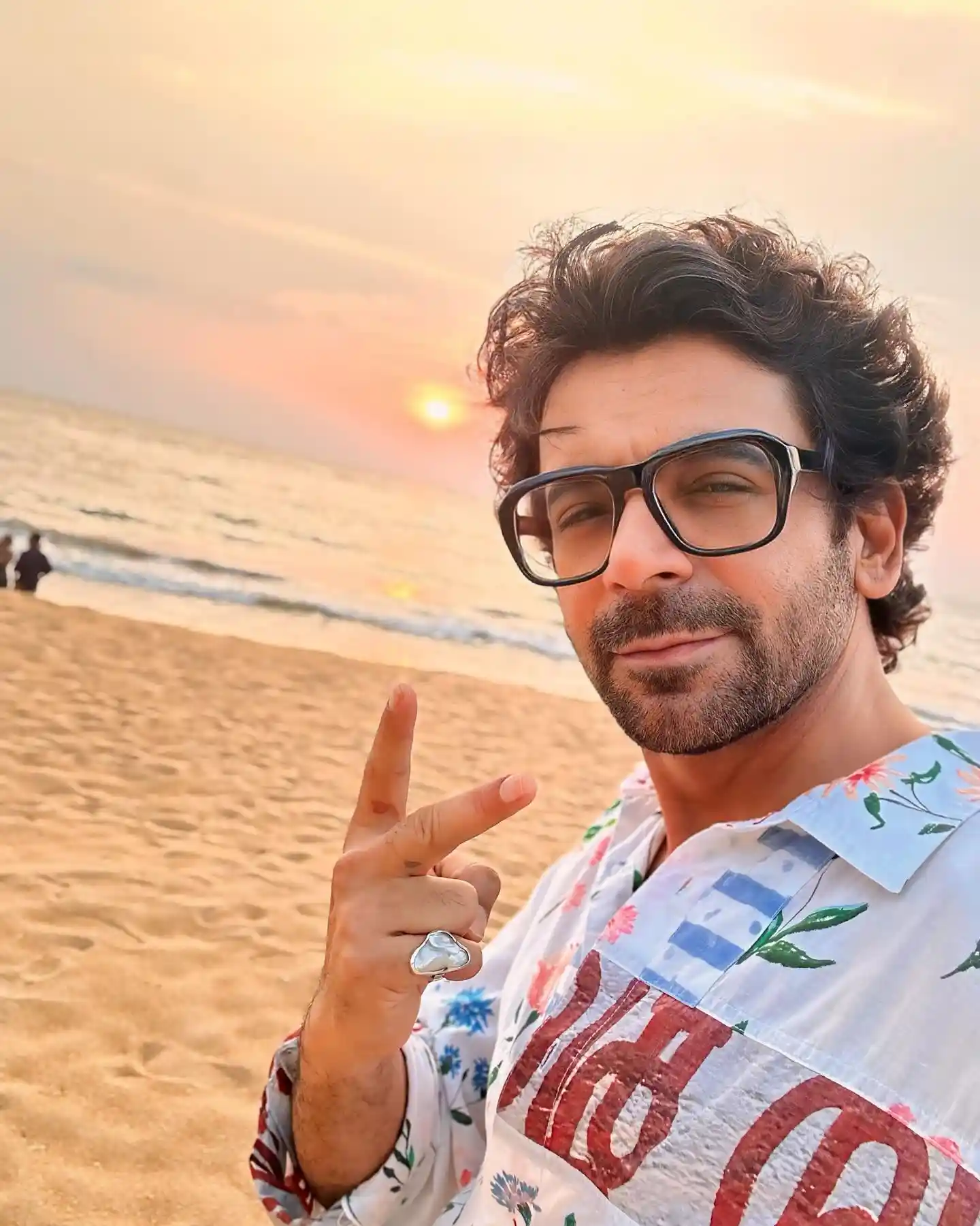 Sunil Grover Biography: Shows, Wife, Child, Age, Net Worth, Siblings ...