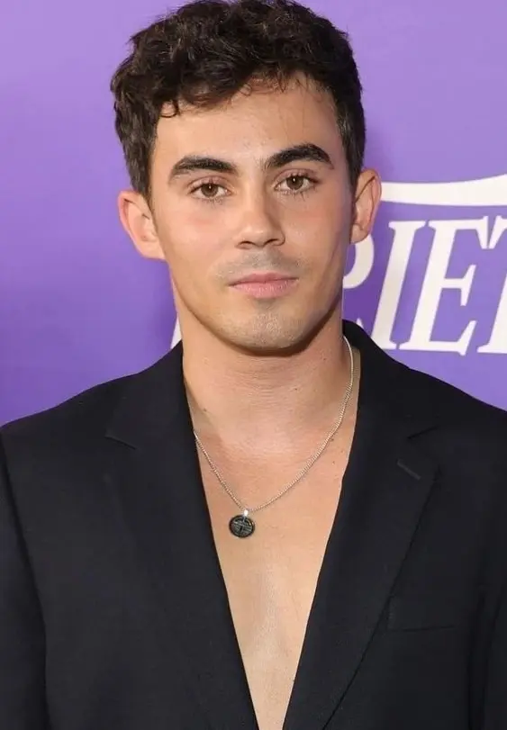 Tyler Alvarez Biography: Age, Net Worth, Movies, TV Shows, Height ...