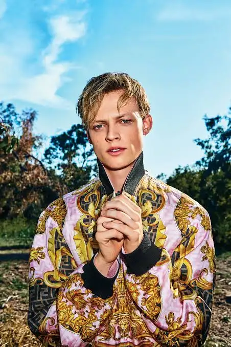 Anson Boon Biography: Age, Girlfriend, Net Worth, 1917, Height, Parents ...