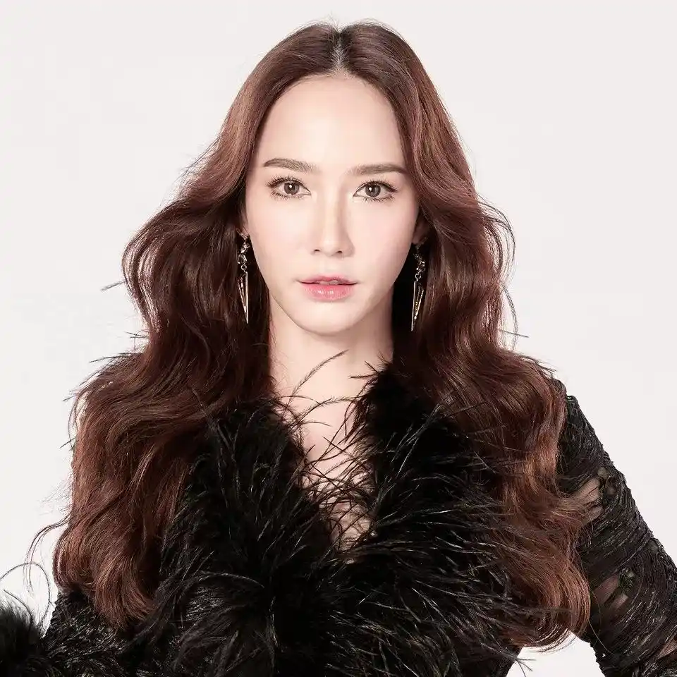 Patcharapa Chaichua Biography: Age, Husband, Net Worth, Height, Movies ...