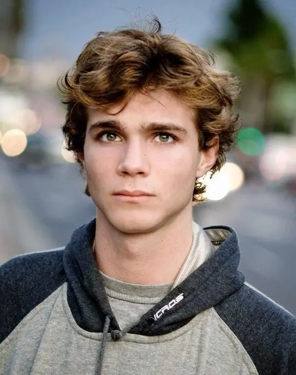 Alex Black Biography: Age, Movies, Net Worth, Height, Parents, TV Shows ...