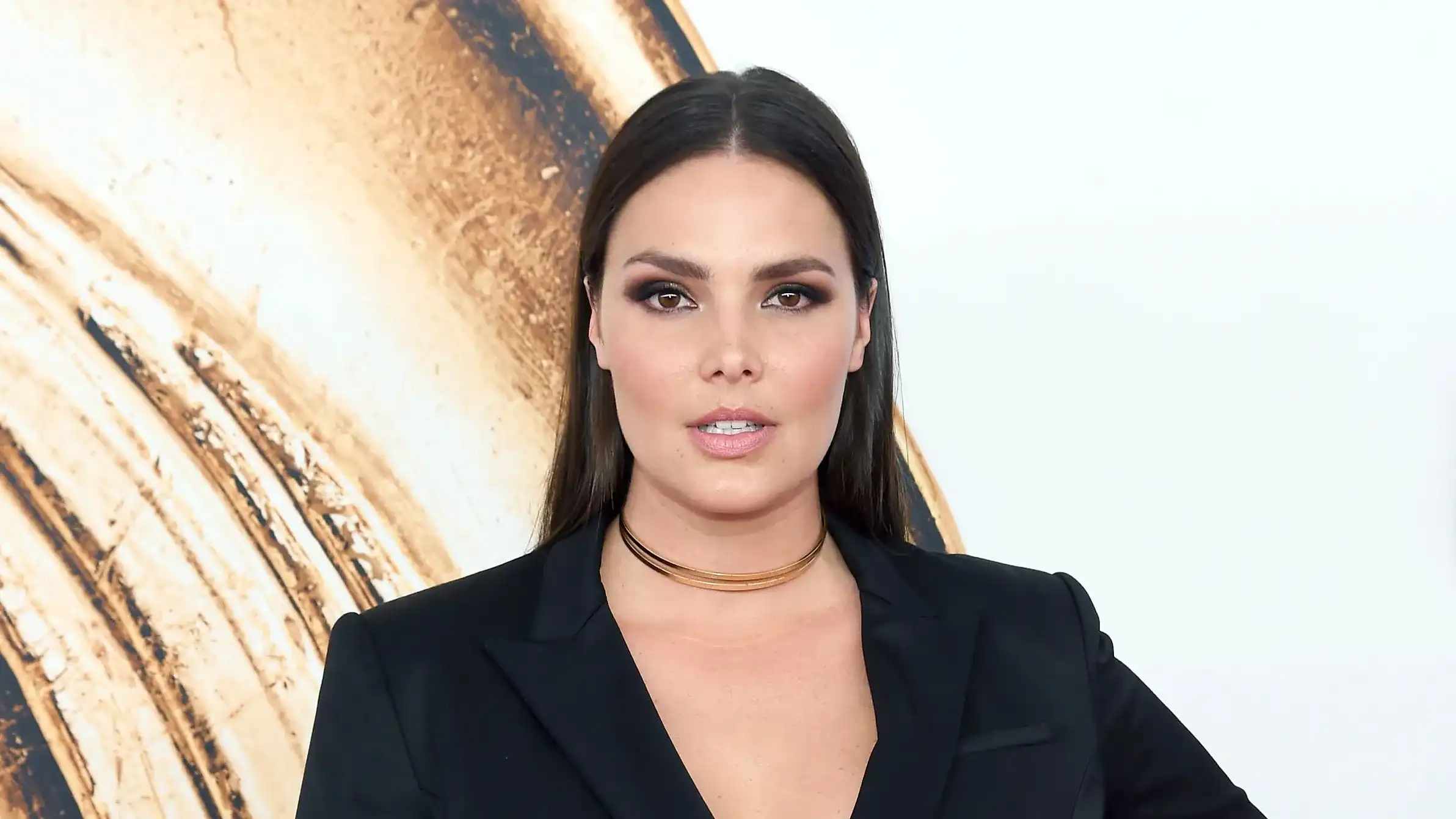 Candice Huffine Biography: Age, Nationality, Net Worth, Parents, Height ...