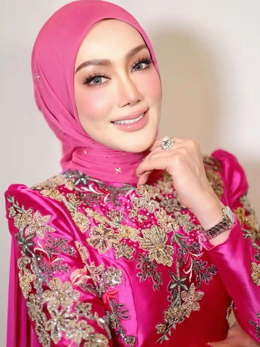 Erra Fazira Biography: Spouse, Age, Parents, Net Worth, Movies, Kids ...