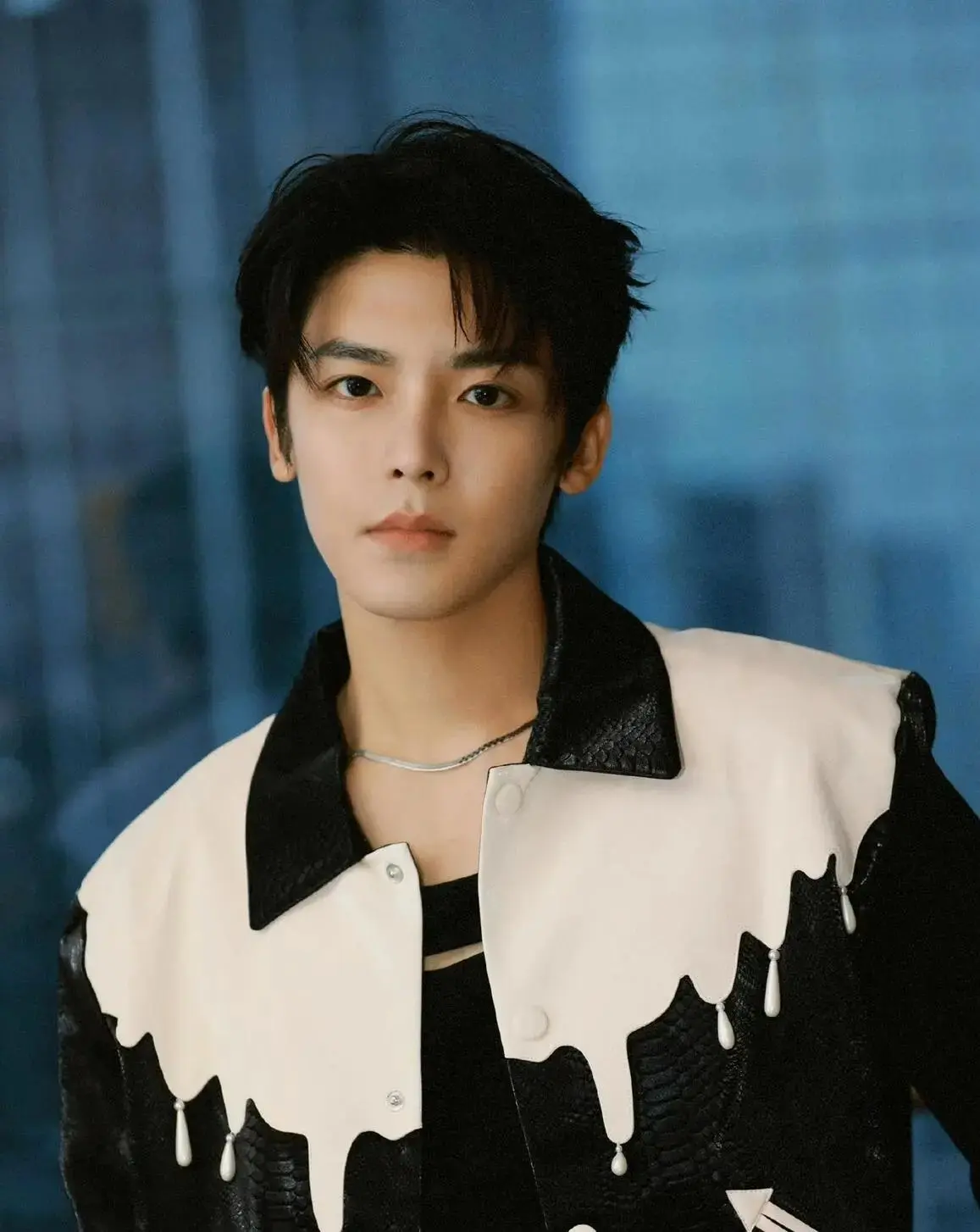 Hou Minghao Biography: Age, Net Worth, Girlfriend, Height, Parents, TV ...