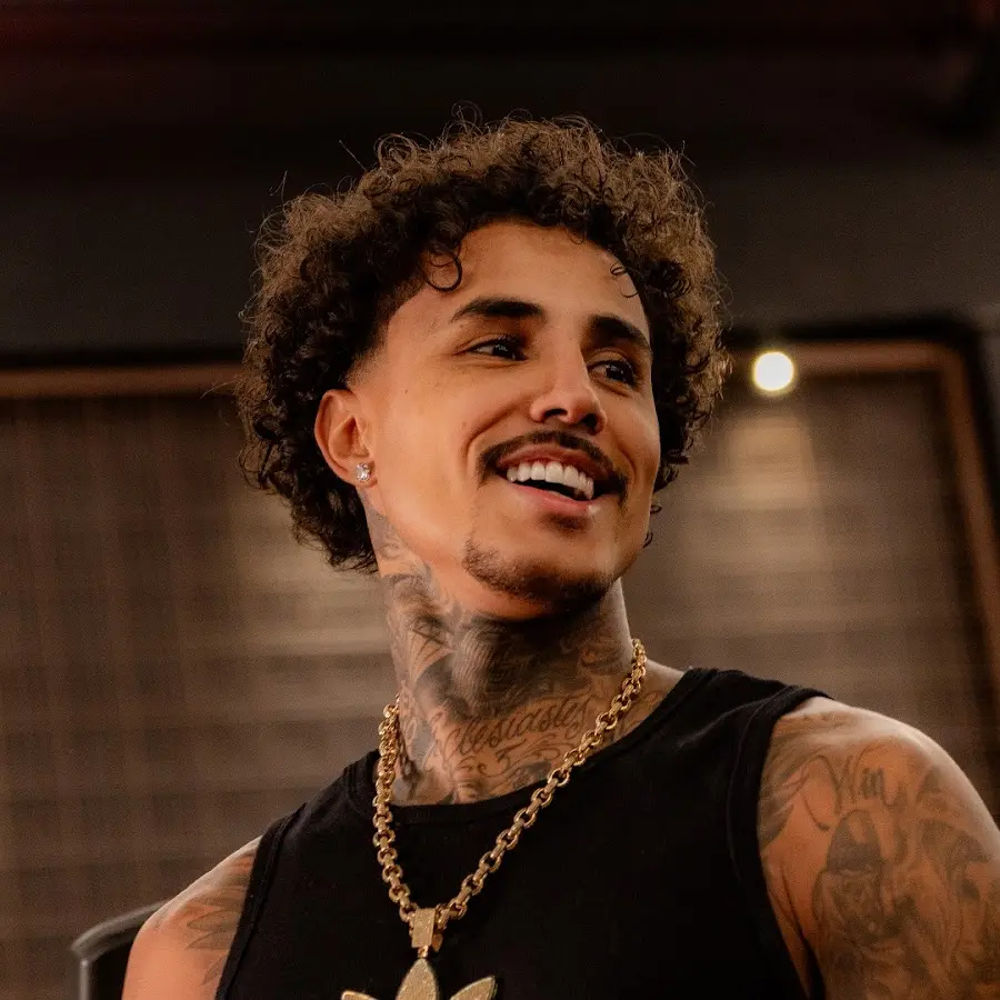 MC Livinho Biography: Age, Net Worth, Real Name, Parents, Height, Songs ...