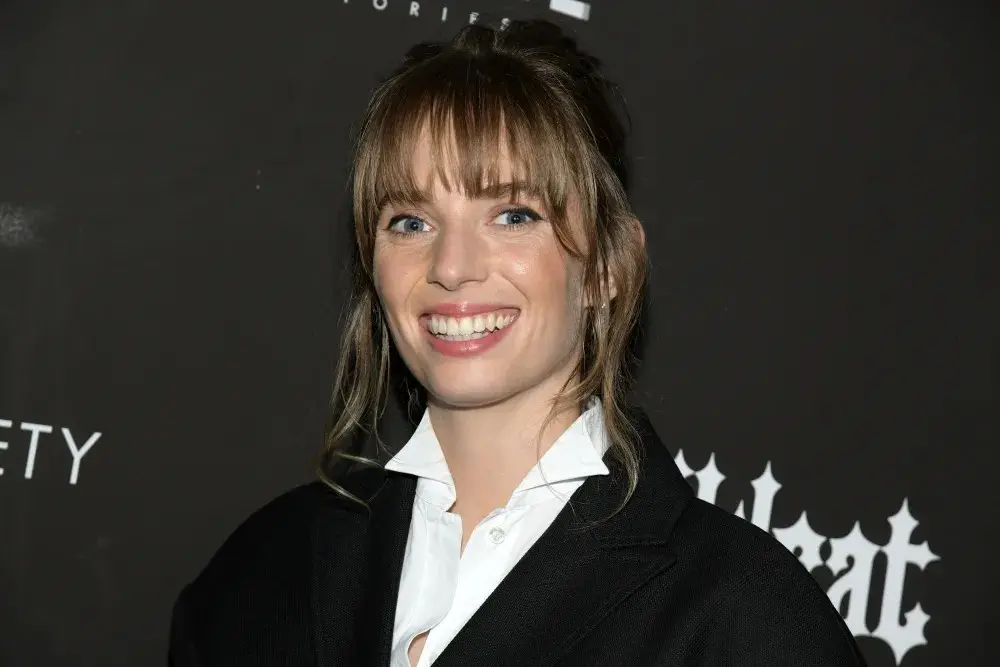 Maya Hawke Biography: Boyfriend, Age, Net Worth, Height, Parents ...