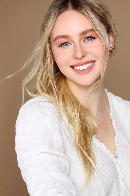 Isabella Crovetti Biography: Age, Boyfriend, Movies & TV Shows, Net ...