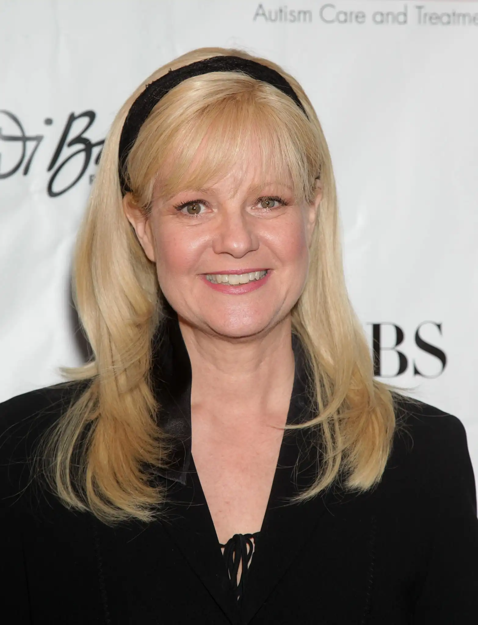Bonnie Hunt Biography: Age, Husband, Net Worth, Movies & TV Shows ...